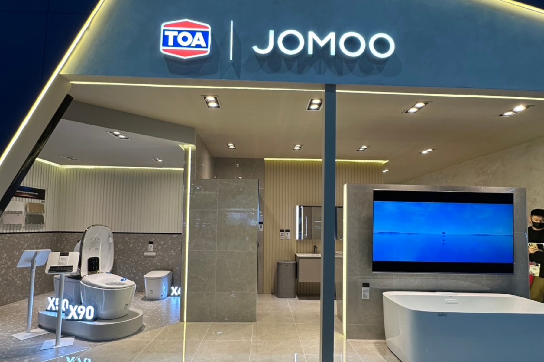 TOA เปิดบ้านแห่งอนาคต โชว์เทคโนโลยีห้องน้ำอัจฉริยะ ‘JOMOO’ พร้อมนวัตกรรมที่ ‘เป็นมากกว่าสี’ มิติ ...